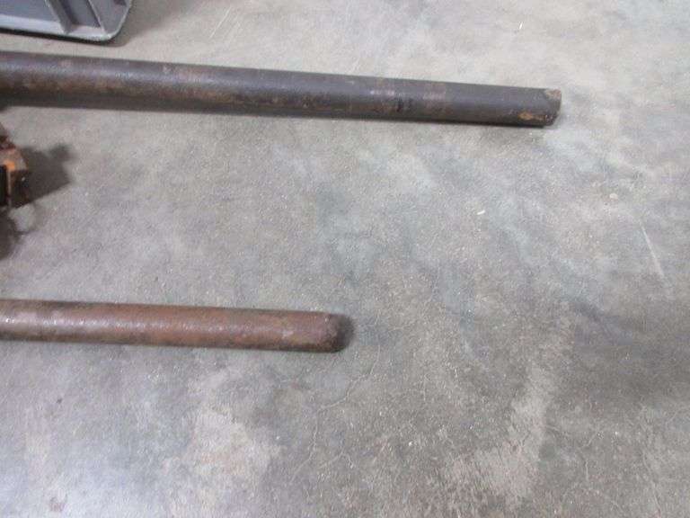 Pipe threader items, RIDGID and Toledo - Albrecht Auction Service