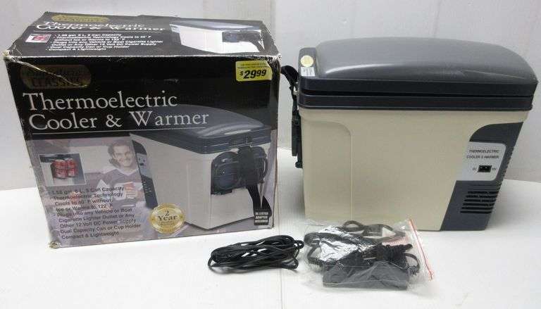 Signature Classic thermoelectric cooler and warmer, works well ...