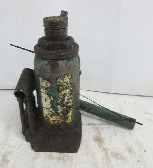 Large bottle jack with handle and extension, 10"H, very dirty ...
