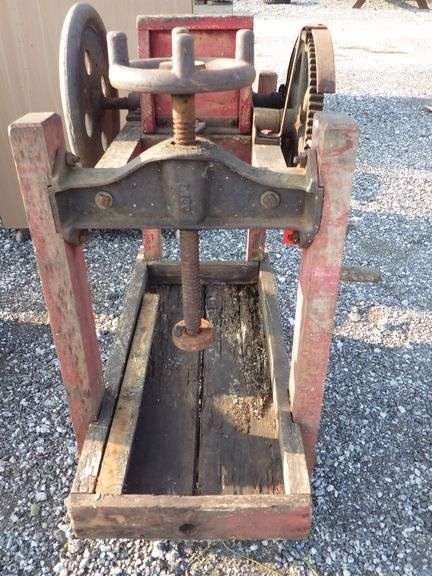 Antique apple cider press, all parts movable, not seized - Albrecht ...
