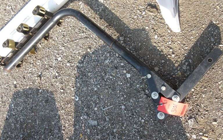 Highland 4-place bike rack, 2" receiver - Albrecht Auction Service