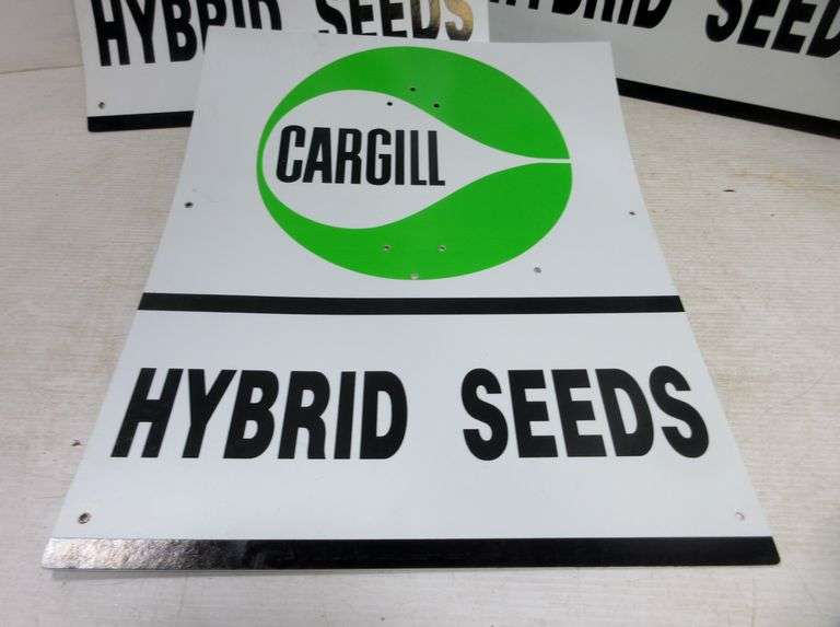 (3) Plastic Cargill Hybrid Seed Signs - Albrecht Auction Service