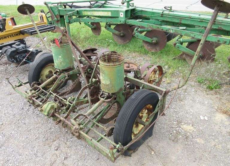 John Deere two-row 290 corn planter, for parts or repair, seed cans are ...