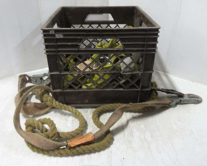 Milk crate of harnesses - Albrecht Auction Service