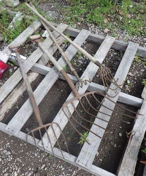 (2) Pitch forks, cultivator, and corn rake, used - Albrecht Auction Service