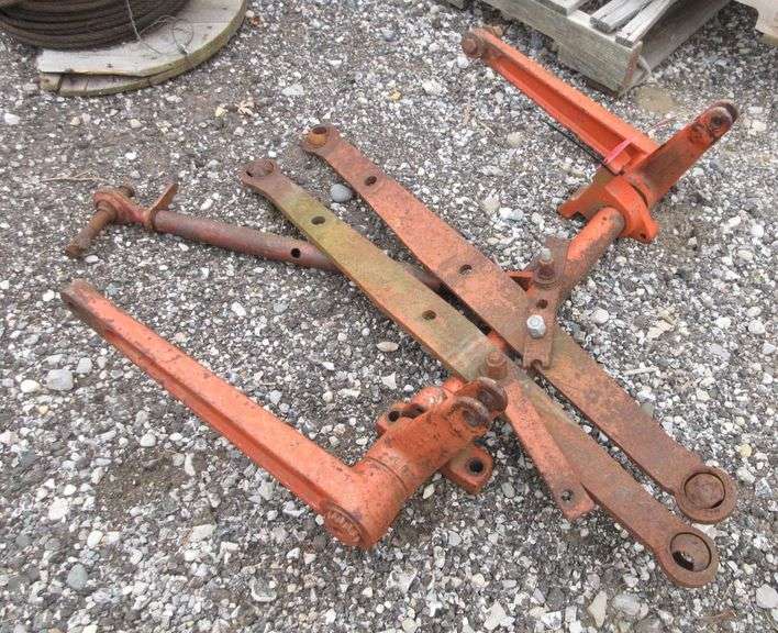 Allis Chalmers tractor 3-point hitch for WDs WD45 - Albrecht Auction ...
