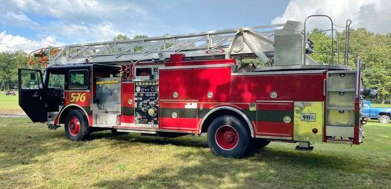1985 Pierce 75' Aerial Ladder Fire Truck, (38,924 Miles); Waterous Co ...