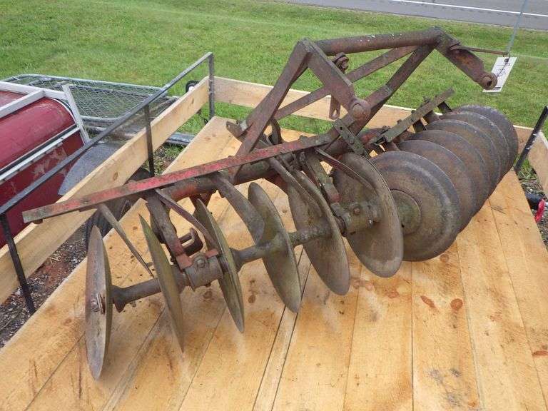 3-Point Disc, 6'L, in fair condition, needs repairs on a few discs ...