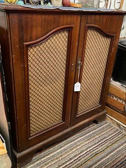 Vintage Record Cabinet with Player - Apexx Auctions