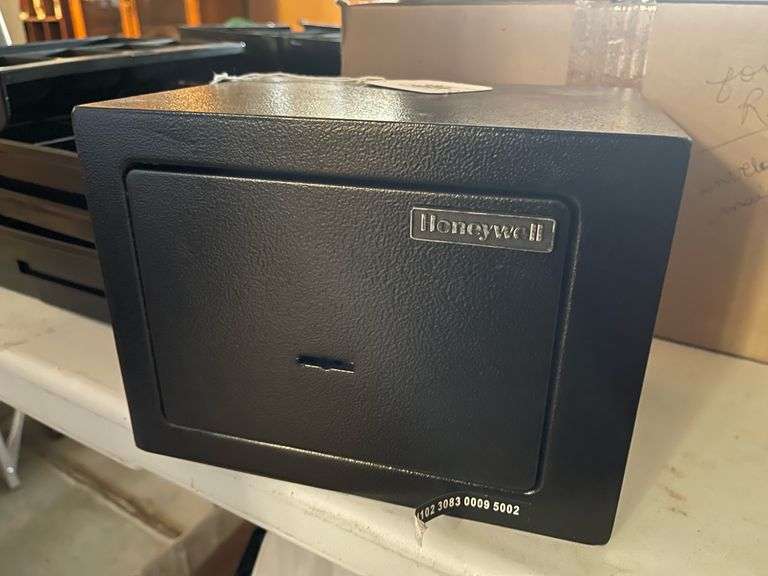 Small Honeywell Safe - Apexx Auctions