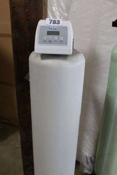 NOVOCLEAR 485 AUTOMATIC WATER FILTER $420.00 WITH COVER - Auction HUB Texas