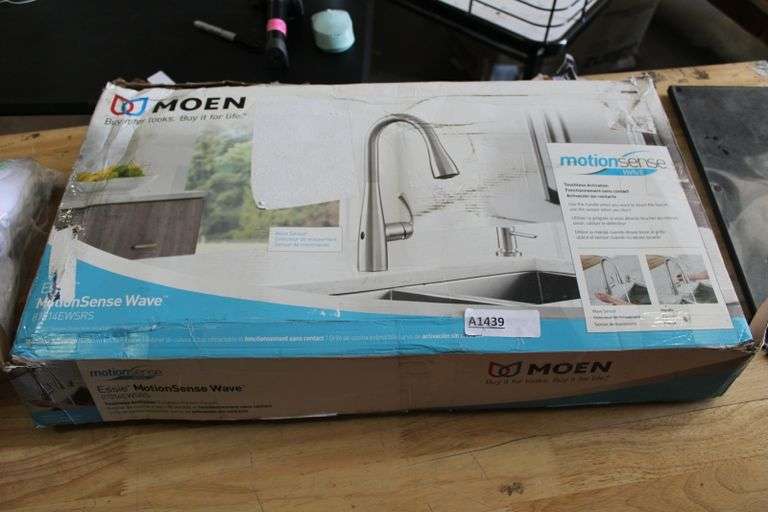 Meon Essie Touchless Single-Handle Pulldown Sprayer Kitchen Faucet In ...