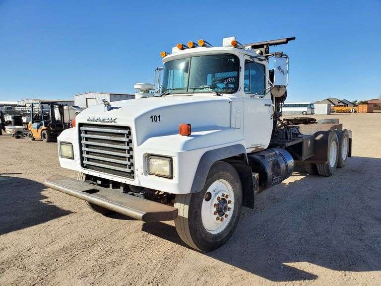 2001 Mack RD688S 600 Cab-Behind-Engine Winch Truck Tractor - Assiter ...
