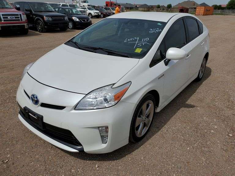 2013 Toyota Prius Hatchback 4D - Assiter Auctioneers