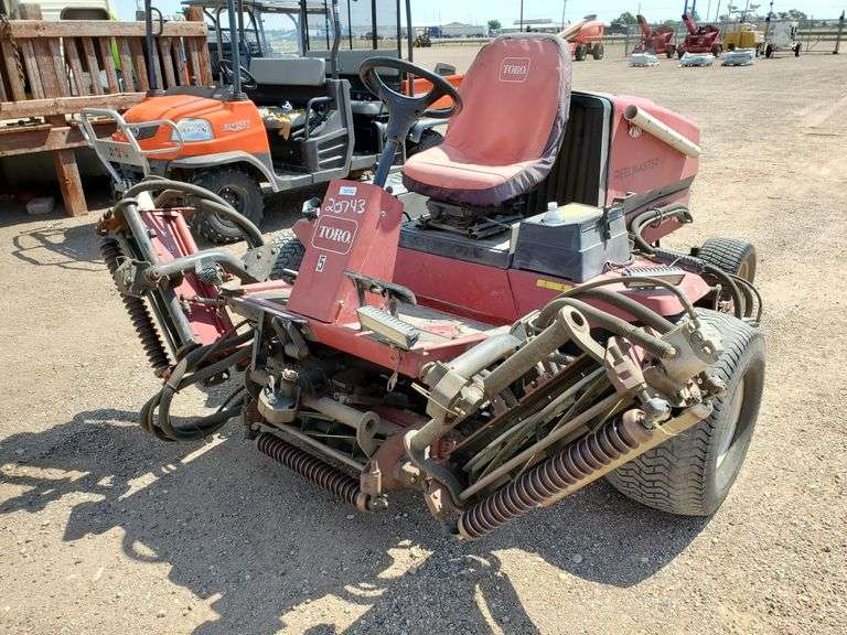 Toro Reelmaster 5500D Reel Mower - Assiter Auctioneers