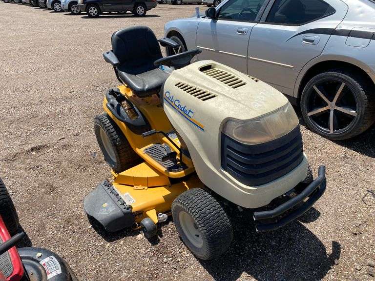 Cub Cadet GT1554 Riding Mower - Assiter Auctioneers
