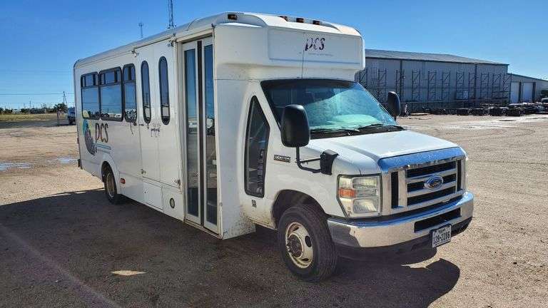 2009 Ford E450 21 Passenger Bus - Assiter Auctioneers