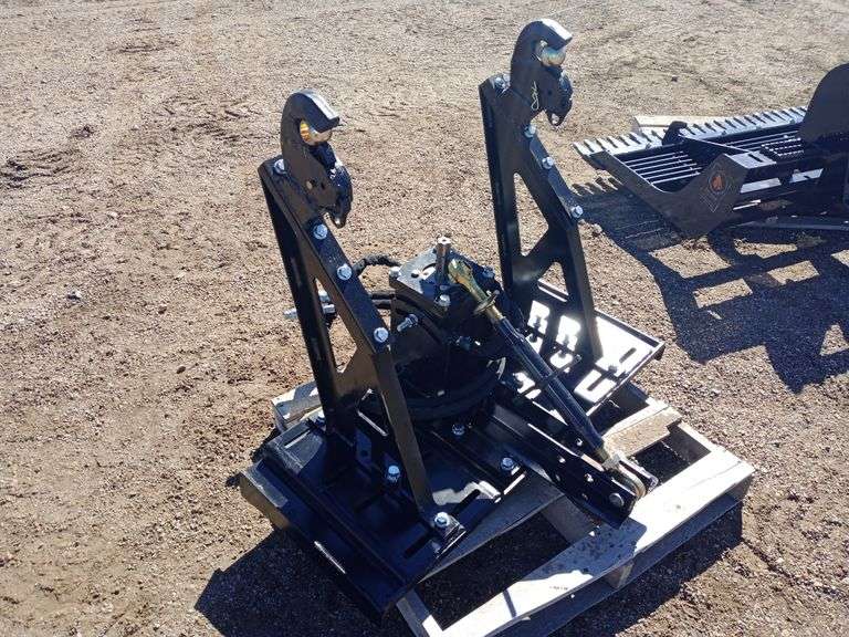 2022 WOLVERINE ZW-TPHA-2025G 3 Point Hitch Adapter - Assiter Auctioneers