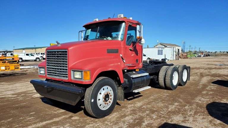 2008 Mack Chu600 Cab-Behind-Engine - Assiter Auctioneers