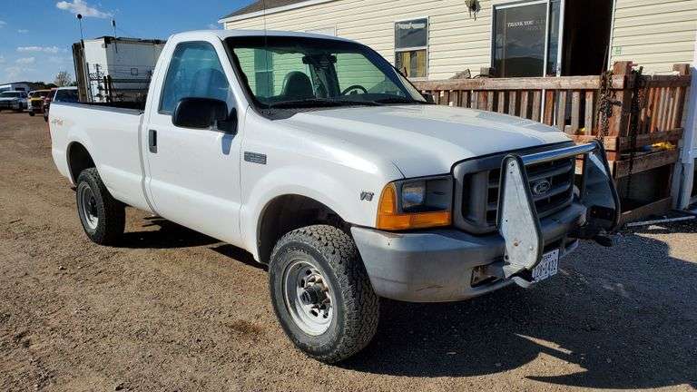 1999 Ford F250 XL Regular Cab 2D XL 4WD - Assiter Auctioneers