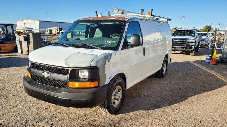 2005 Chevrolet Express 1500 Base / LS Cargo Van / Wagon 3D - Assiter ...