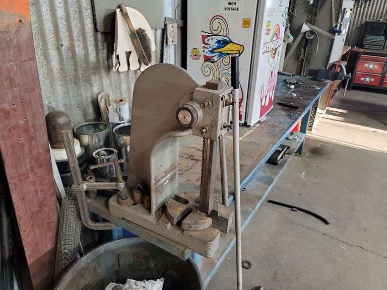 Bench Top Arbor Press - Assiter Auctioneers