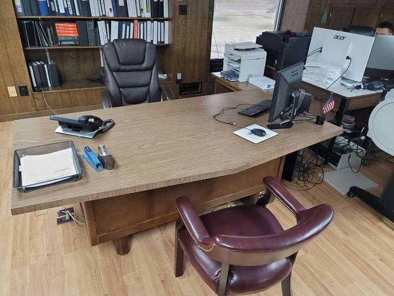 Executive Desk - Assiter Auctioneers