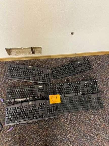 Set of 6 keyboards - Assiter Auctioneers