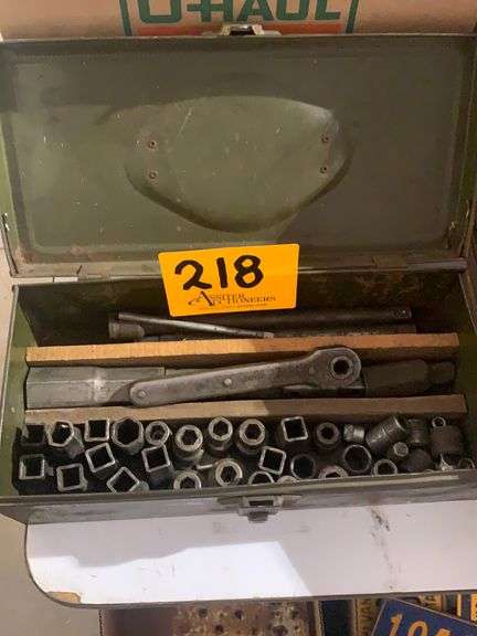 Vintage/Antique Socket & Ratchets w/ Box - Assiter Auctioneers