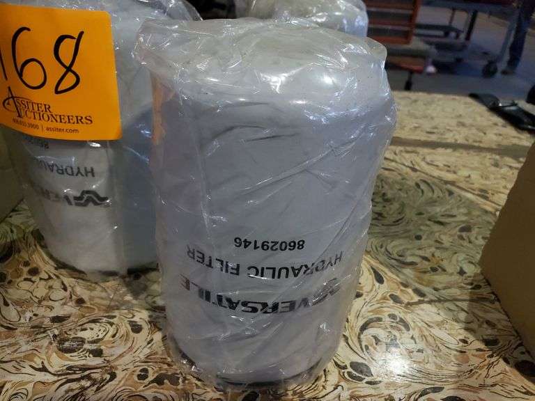 (4) Versatile 86029146 Hydraulic Filters - Assiter Auctioneers
