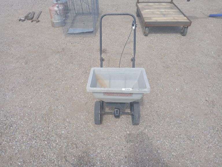 Red Devil Fertilizer Spreader - Assiter Auctioneers