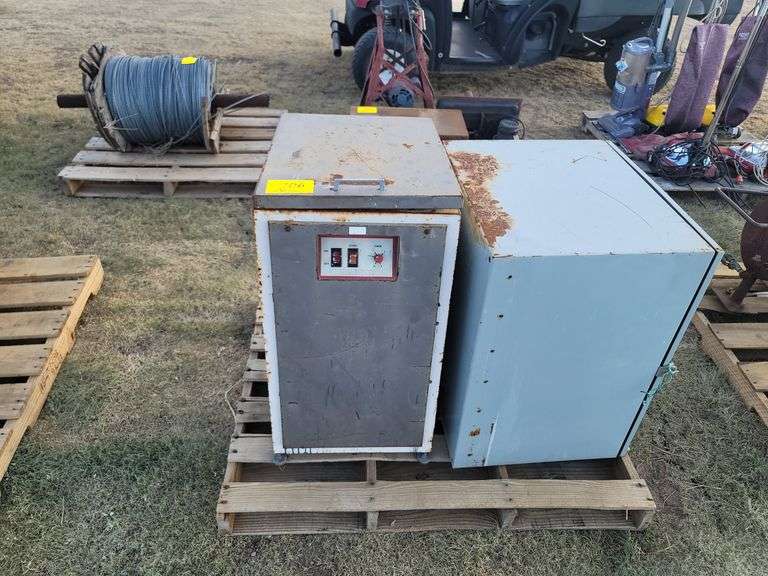 Harbil Paint Shaker - Assiter Auctioneers