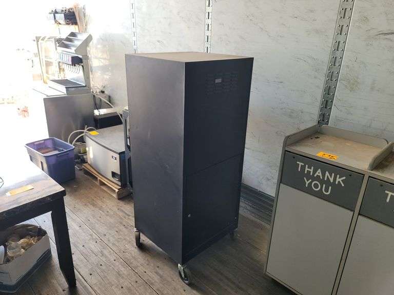 Portable Enclosed Computer Cabinet - Assiter Auctioneers