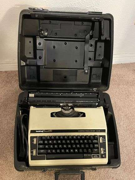 Brother Cassette Correction Typewriter with case - Assiter Auctioneers