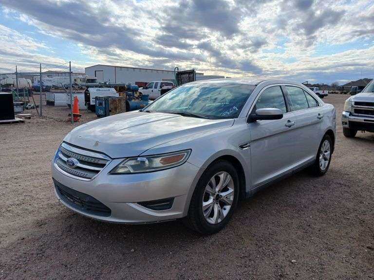 2011 Ford Taurus SEL Sedan 4D - Assiter Auctioneers