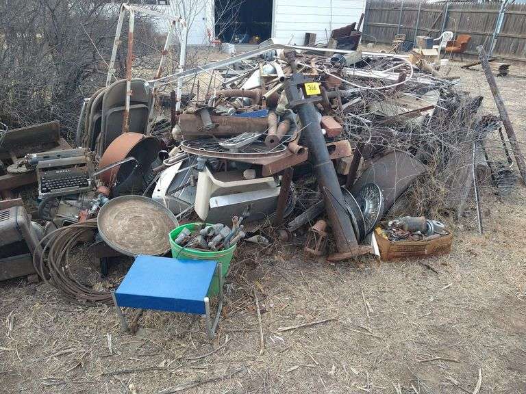 Scrap Metal w/unsafe trailer - Assiter Auctioneers