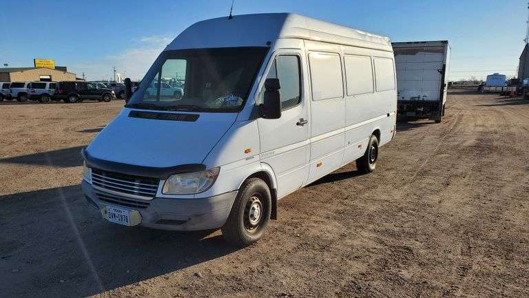 2002 Freightliner Sprinter 2500 Super High Ceiling Cargo Van 3D ...