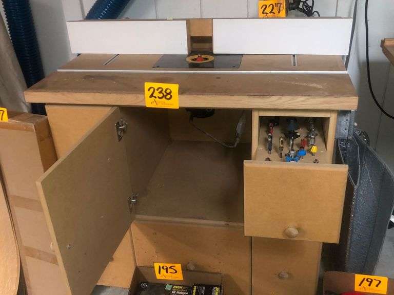 Porter Cable Router w/Table, Cabinet 40 x 30 x 41 - Assiter Auctioneers