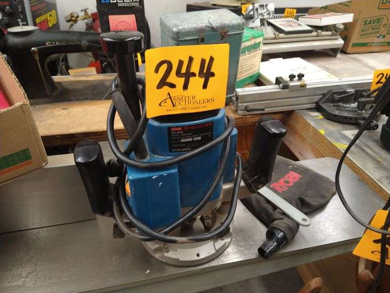 Ryobi 3hp H/D Router RE-600 w/Bag - Assiter Auctioneers
