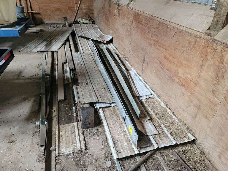 21' Used White R-Panel Sheets, Assorted R-Panel & Corners - Assiter ...