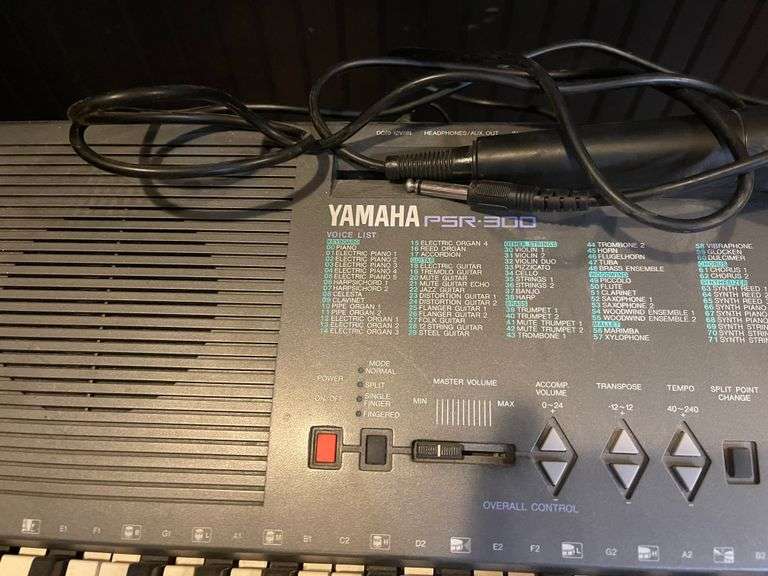 Yamaha PSR-300 Keyboard Piano - Assiter Auctioneers