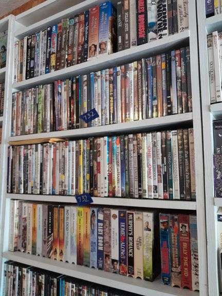 Big lot of VHS tapes & Dvds - Advantage Auction