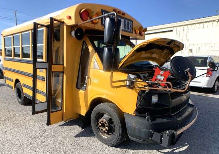 2014 CHEVROLET EXPRESS 3500 THOMAS SMALL SCHOOL BUS #211 - Mathies ...