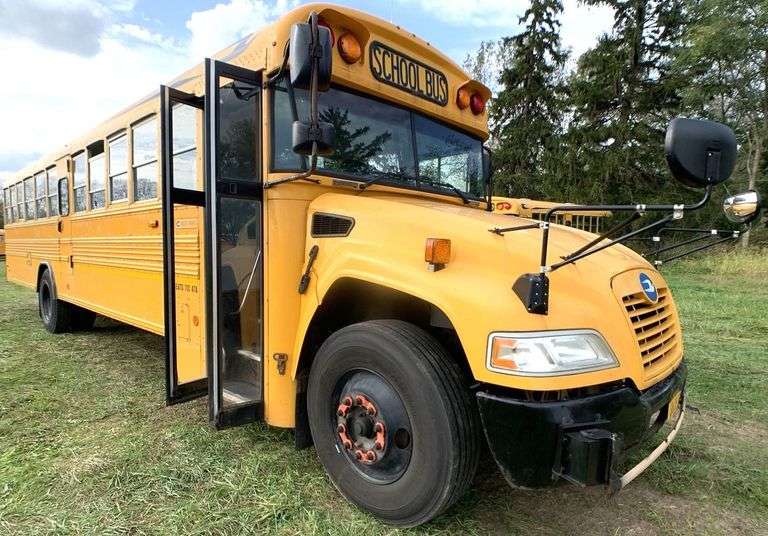 2015 BLUE BIRD BB VISION SCHOOL BUS #319 - Mathies & Sons, Inc. t/a 422 ...