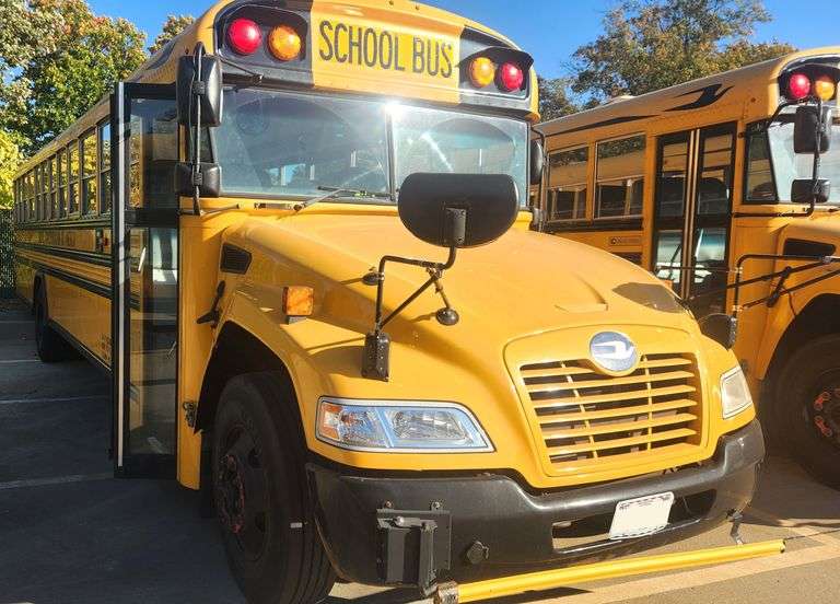 2016 BLUE BIRD BB VISION SCHOOL BUS #5 - Mathies & Sons, Inc. t/a 422 Sales