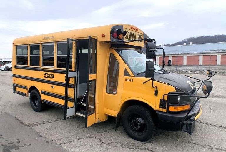 2010 CHEVROLET EXPRESS 3500 THOMAS SMALL SCHOOL BUS #203 - Mathies ...