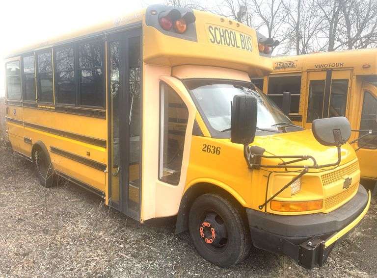 (1) 2014 CHEVROLET EXPRESS 3500 COLLINS SMALL SCHOOL BUS (1) 2007 ...