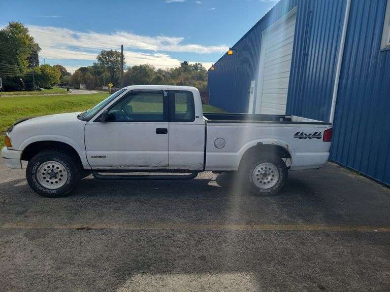 1994 Chevy S-10 Ext Cab 4x4 Runs and Works - Baer Auctioneers - Realty, LLC