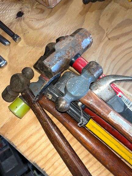 Assortment of Hammers - Baer Auctioneers - Realty, LLC
