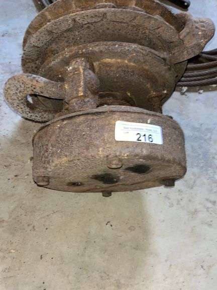 Antique Chain Hoist - Baer Auctioneers - Realty, LLC